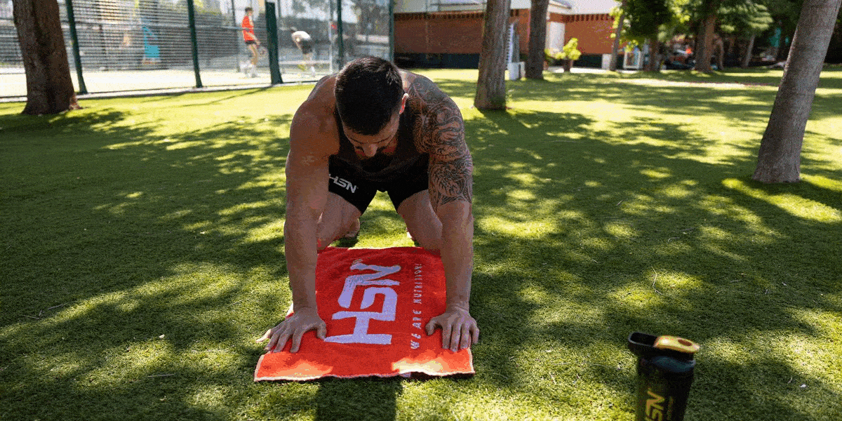 Entrena todo tu cuerpo con estos 16 ejercicios al aire libre