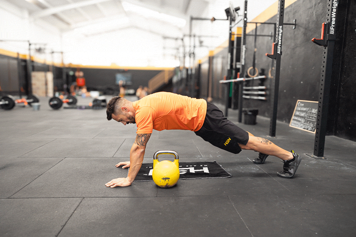 Cómo hacer planchas isométricas para marcar abdominales