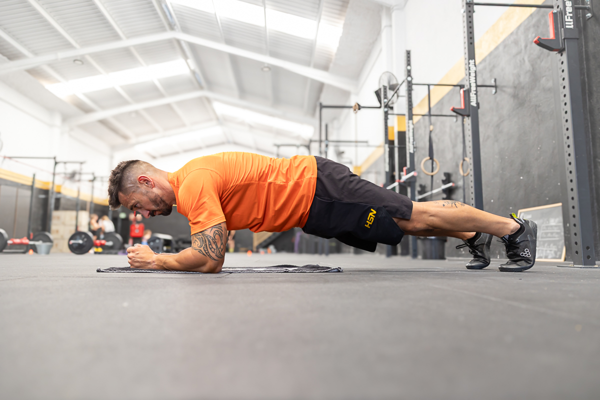 7 Melhores exercícios de pranchas abdominais e como fazê-las