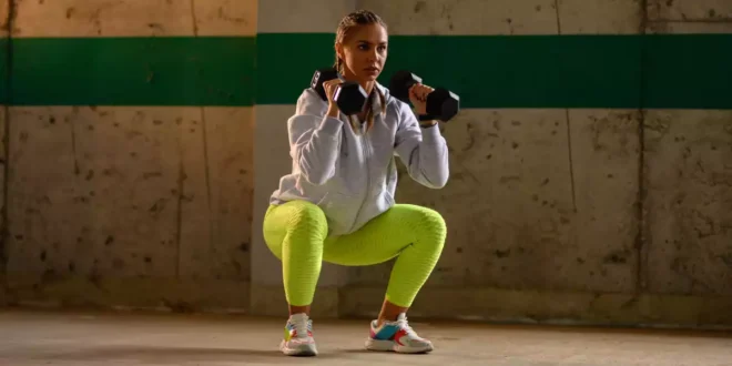 Cómo hacer sentadillas con mancuernas paso a paso | HSN