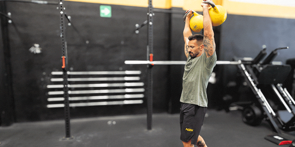 Technique pour bien faire l’Overhead Carry et renforcer le core